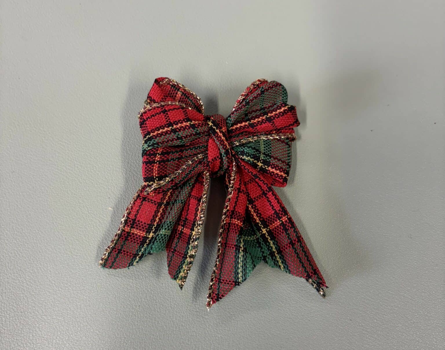 DIY Christmas Bows: A Step-by-Step Guide - National Design Academy